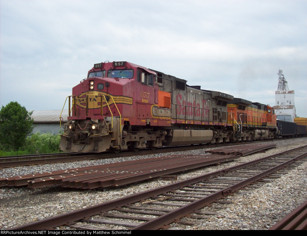 BNSF 657